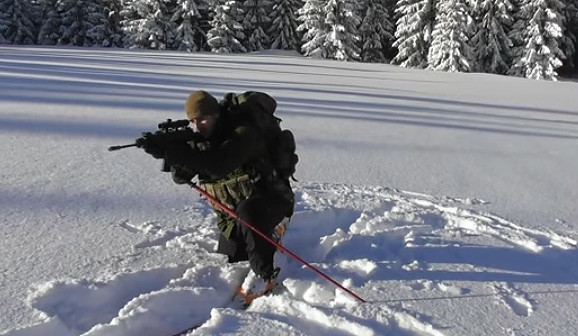 Střelecké polohy v zimním terénu (skialp) | ARMYWEB.cz