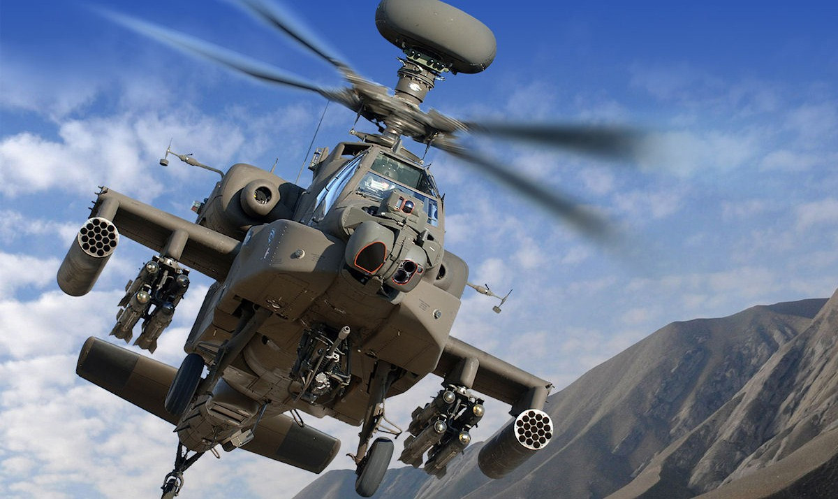 Indická armáda obdržela první americké vrtulníky Apache Guardian ...