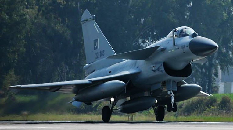Akvizice letounů J-10C Pákistánem | ARMYWEB.cz