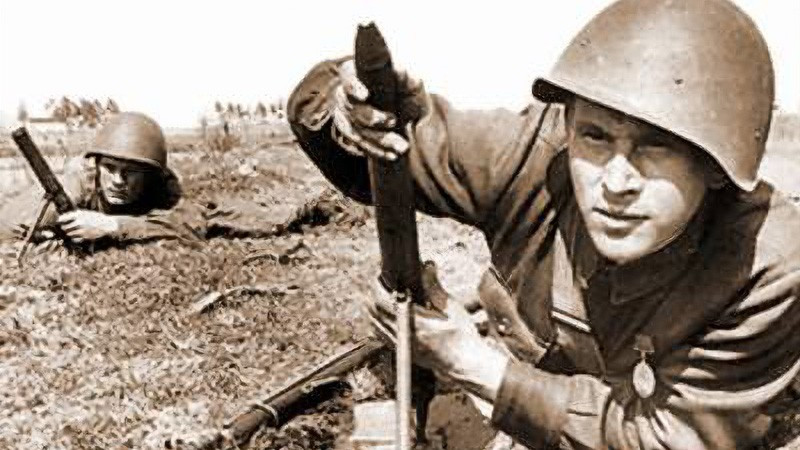 Djakonova minometná lopatka | ARMYWEB.cz