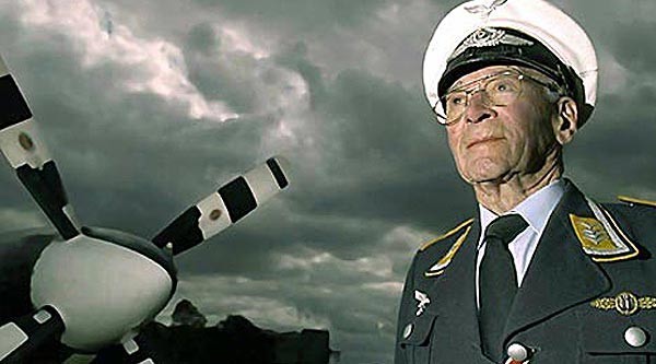 Pilot německé Luftwaffe se po letech vrátil na místo činu, aby se ...